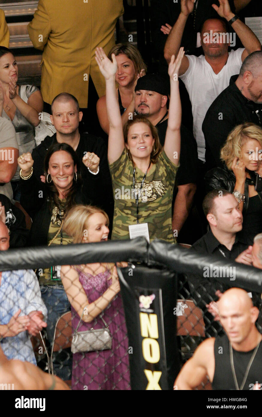 Mandy moore during ufc 86 hi-res stock photography and images - Alamy