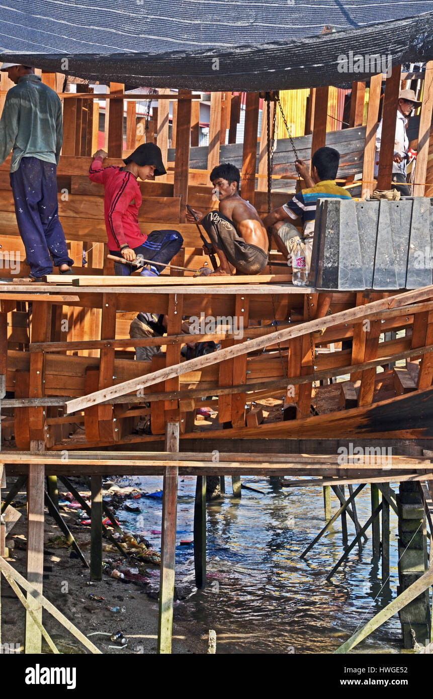 Boat builders, Pangkor Island, Malaysia Stock Photo - Alamy