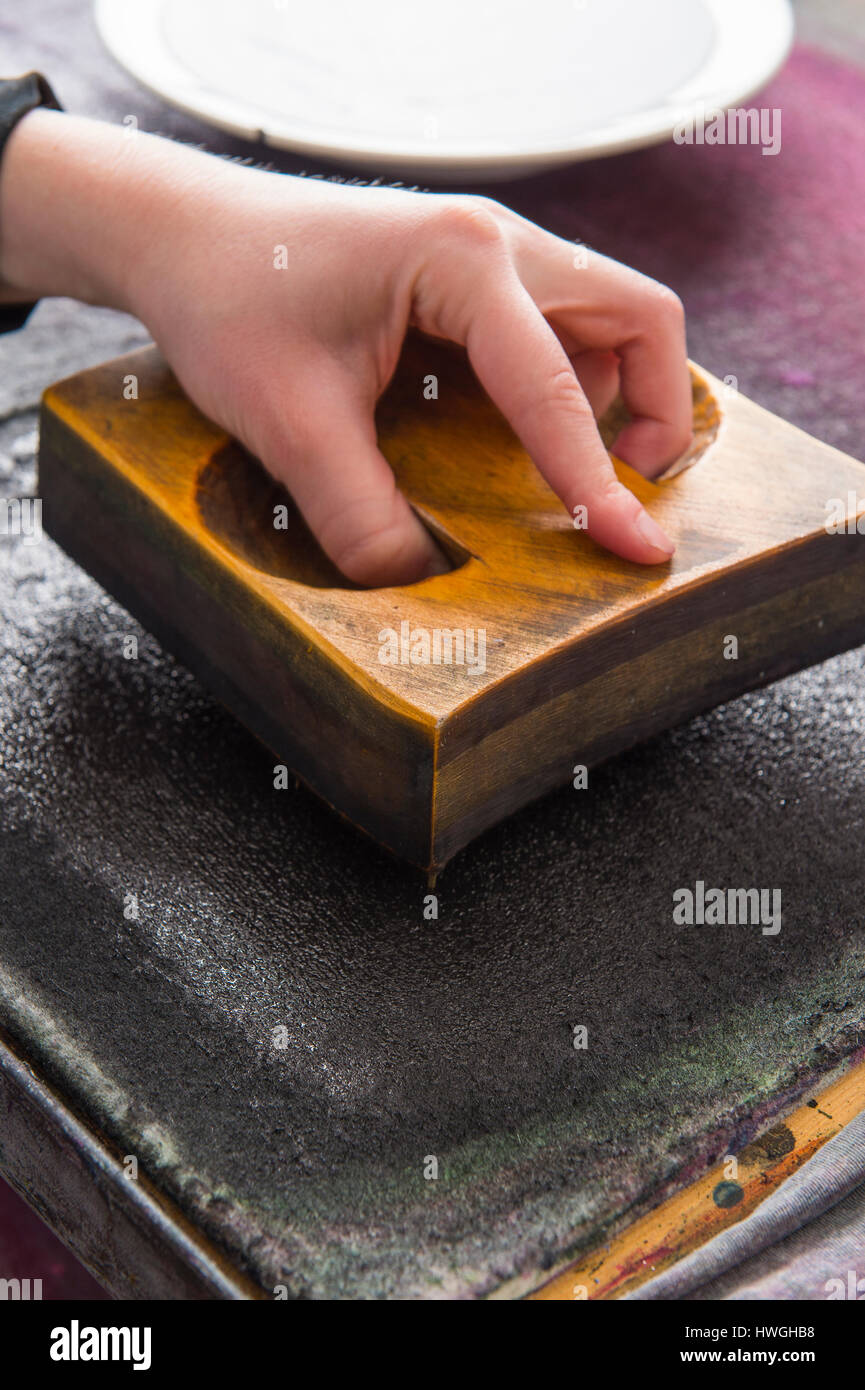 Hand block printing hi-res stock photography and images - Alamy