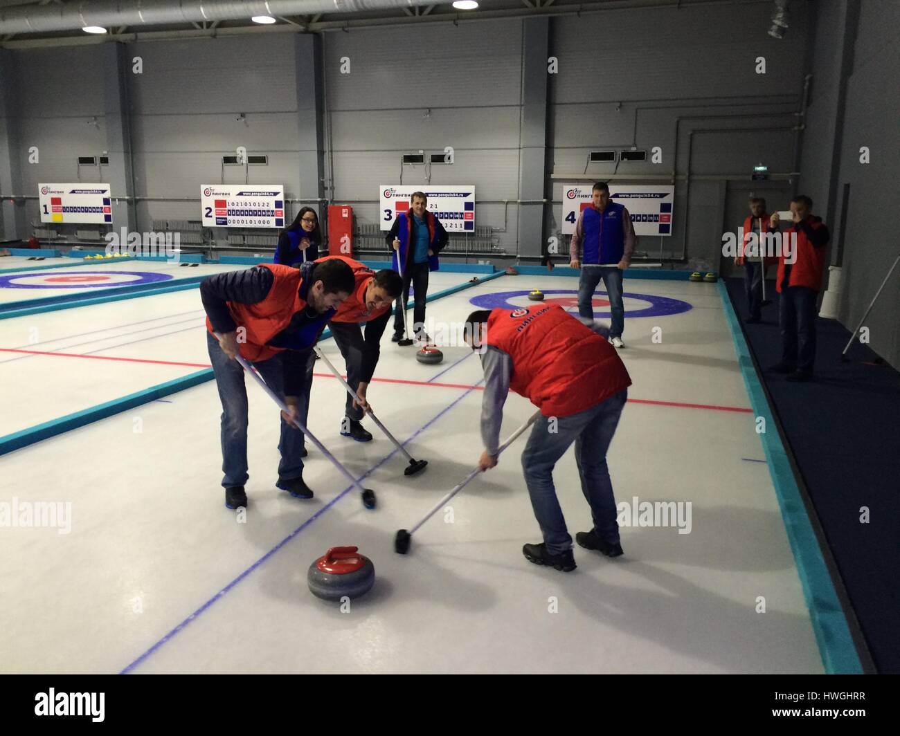 Curling. Club curling fans Stock Photo - Alamy