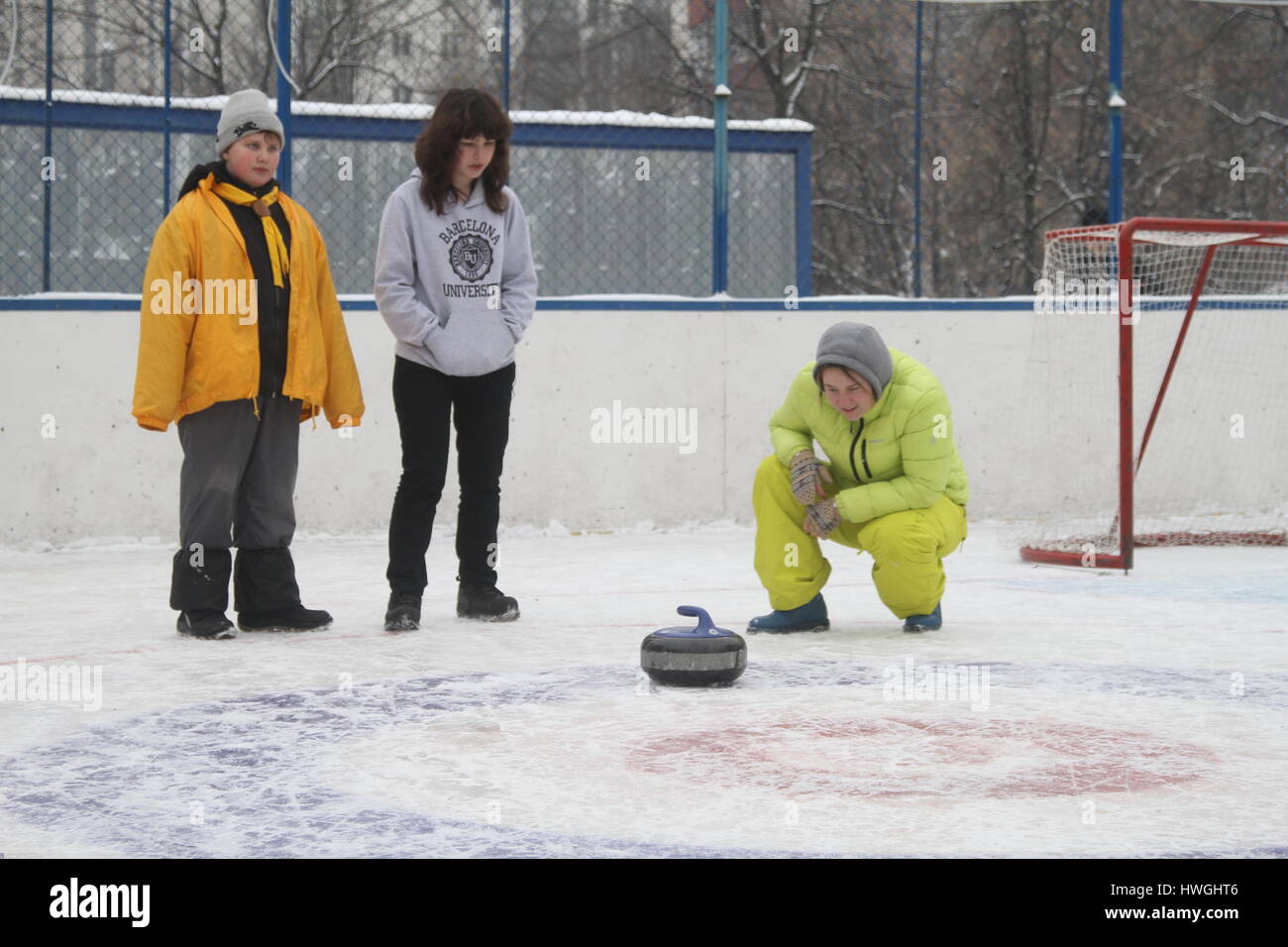 Curling. Club curling fans Stock Photo - Alamy