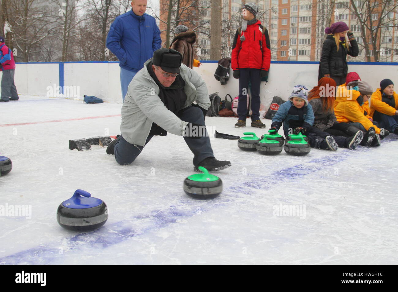 Curling. Club curling fans Stock Photo - Alamy