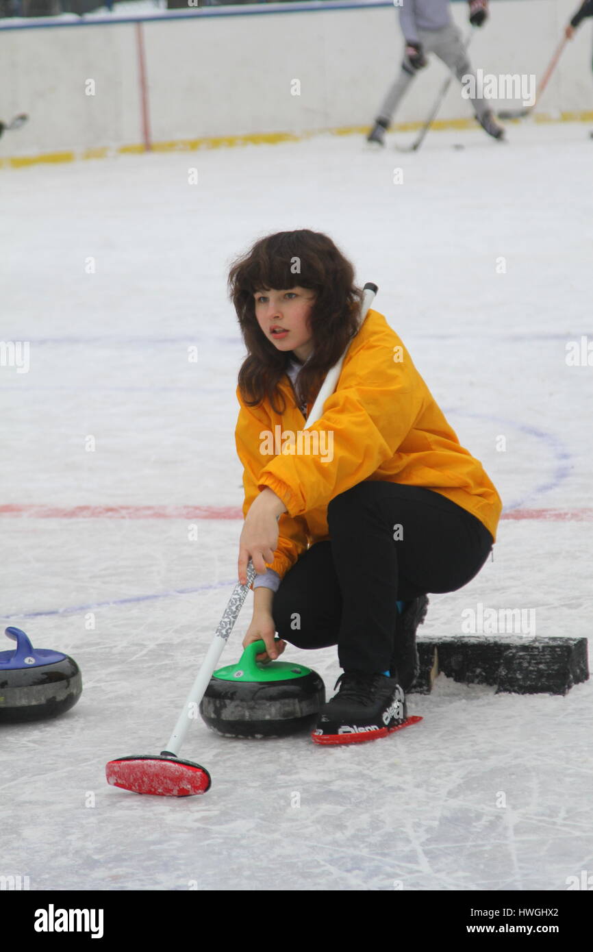 Curling. Club curling fans Stock Photo - Alamy