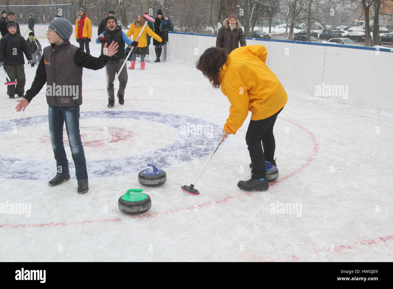 Curling. Club curling fans Stock Photo - Alamy