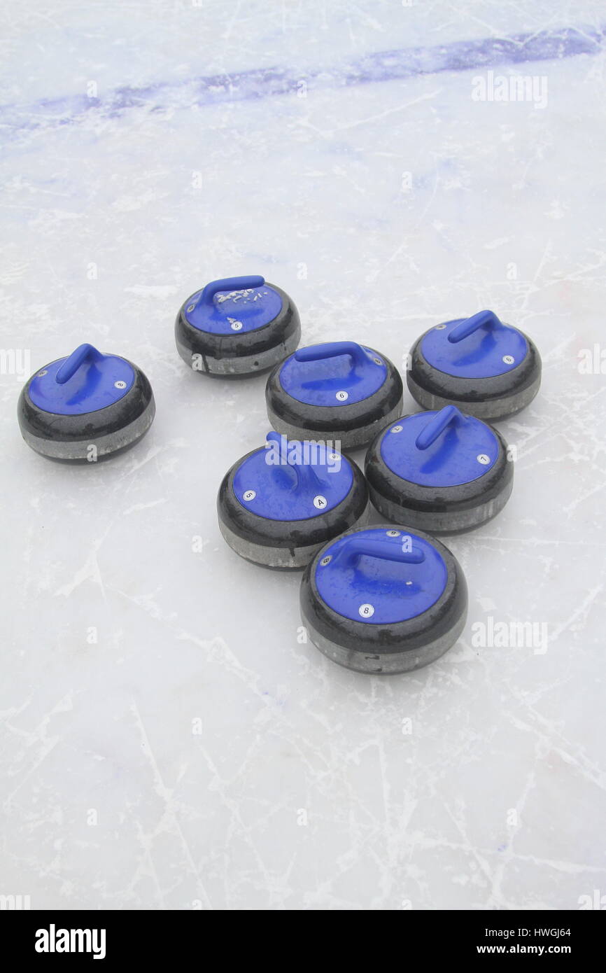 Curling. Club curling fans Stock Photo - Alamy
