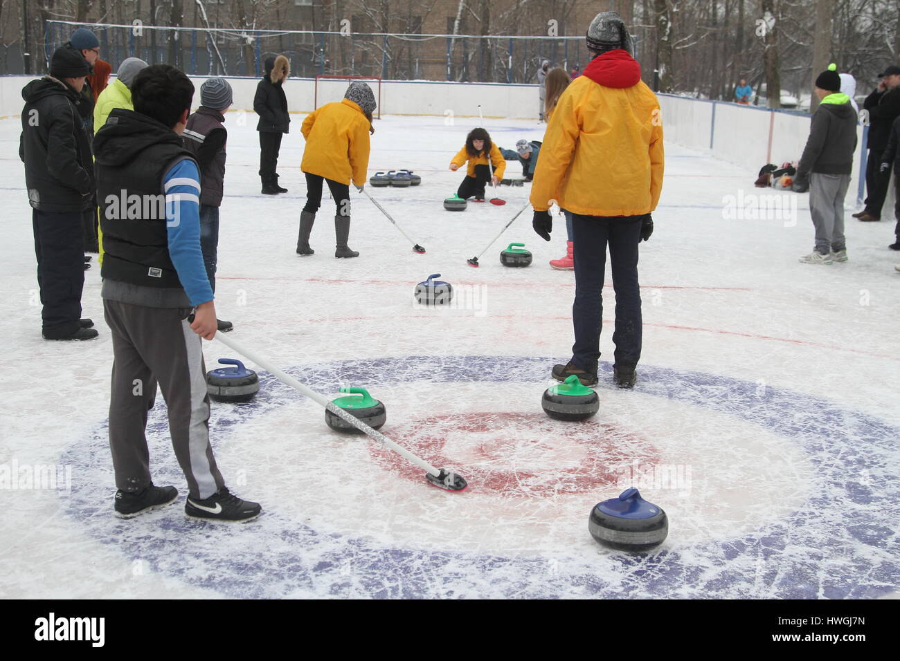 Curling. Club curling fans Stock Photo - Alamy
