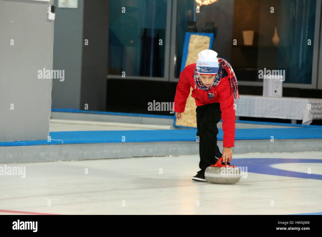 Curling. Club curling fans Stock Photo - Alamy