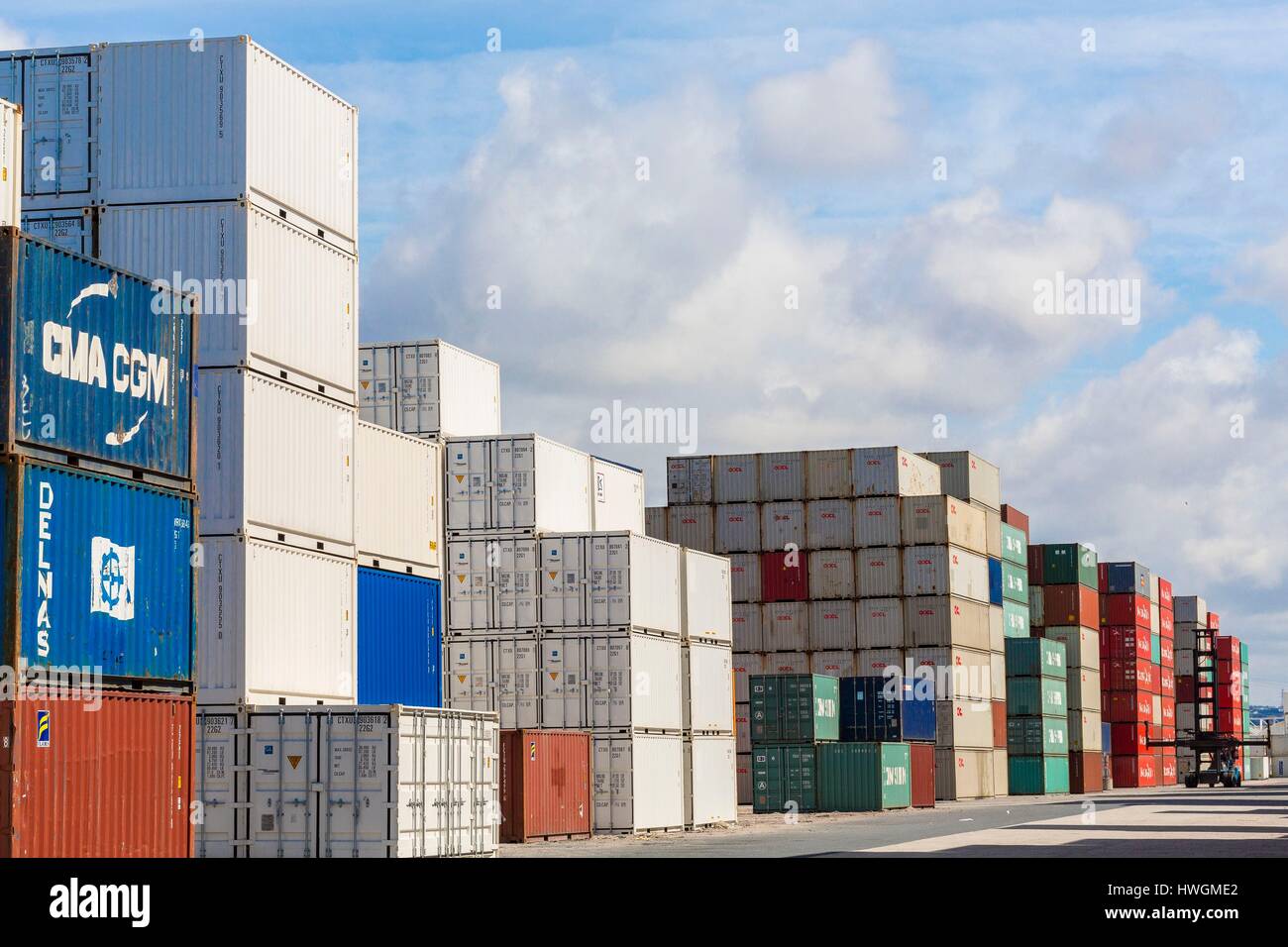 France, Seine Maritime, Le Havre, port, container storage area ...