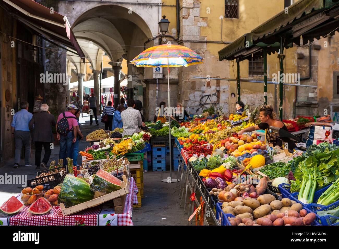 Italy, Tuscany, Pisa, market in a street of Pisa Stock Photo - Alamy