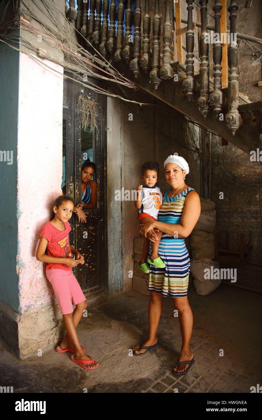 Cuban Family High Resolution Stock Photography and Images - Alamy