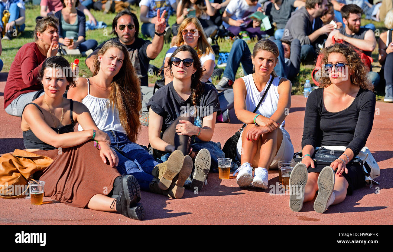 Primavera sound festival fan hi-res stock photography and images - Alamy