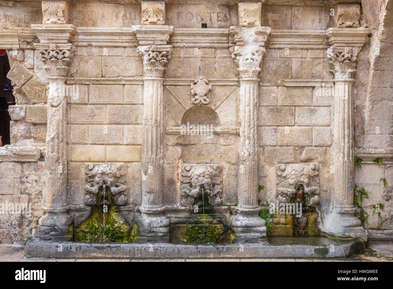 Fountain rimondi High Resolution Stock Photography and Images - Alamy