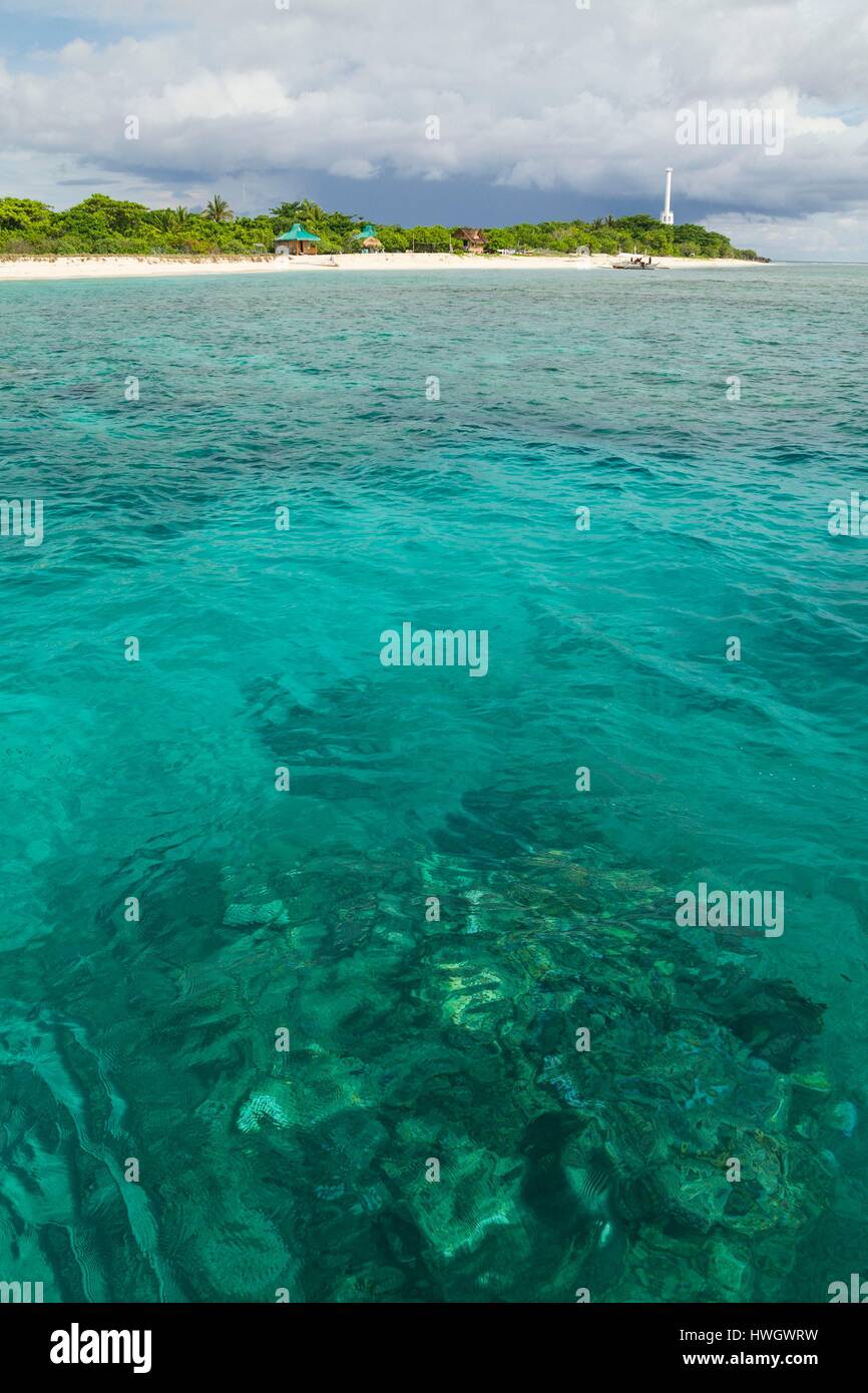 Philippines, Mindoro, Apo Reef Natural Park, coral reef surrending Apo ...
