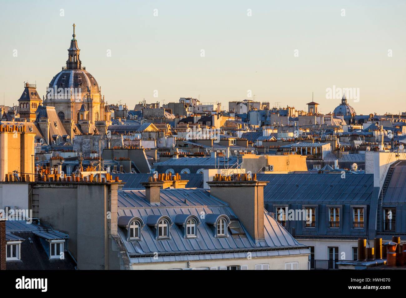 Zinc roofs paris hi-res stock photography and images - Alamy