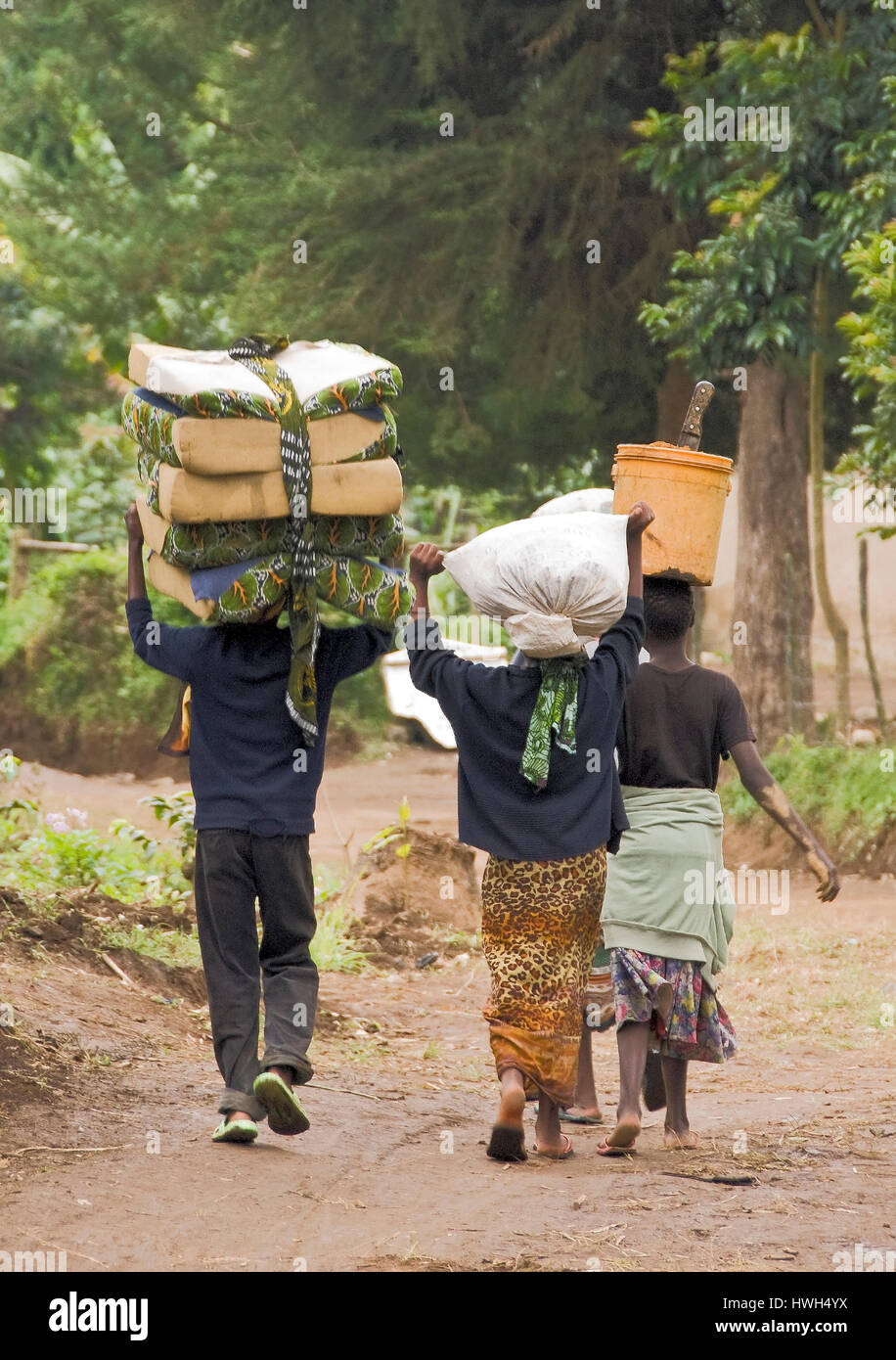 Women carry goods hi-res stock photography and images - Alamy