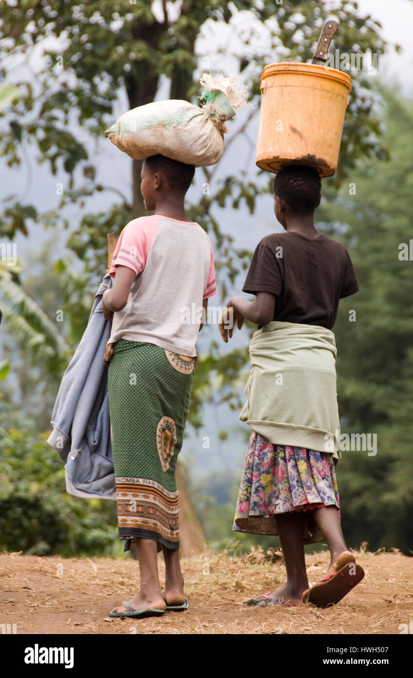 Women carry goods hi-res stock photography and images - Alamy