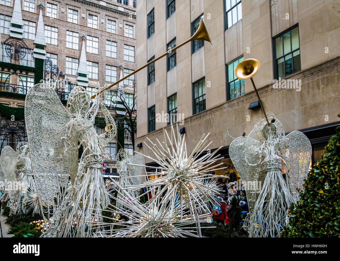 Angels rockefeller center hi-res stock photography and images - Alamy