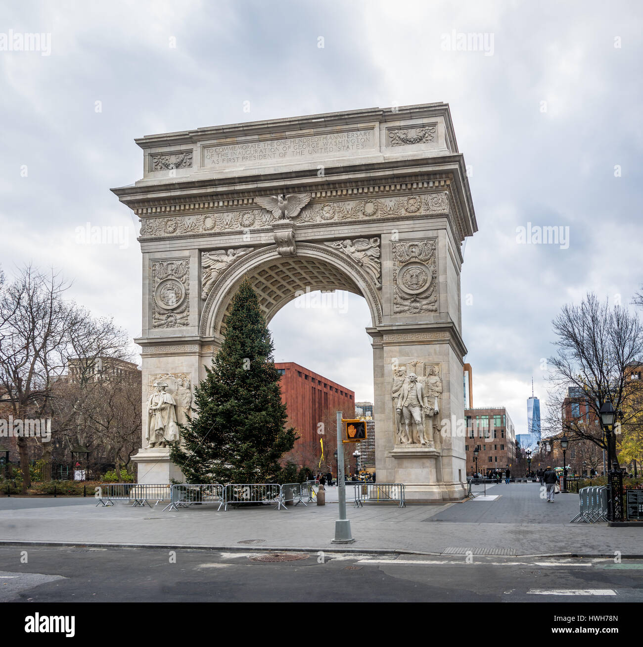 Washington square park arch hi-res stock photography and images - Alamy