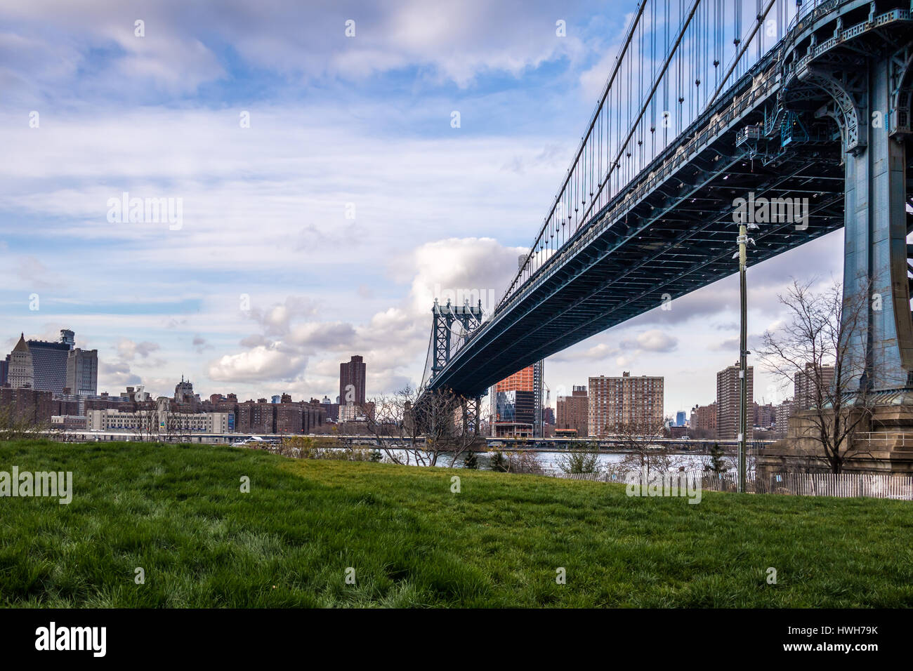 Manhattan skyline from dumbo brooklyn hi-res stock photography and ...