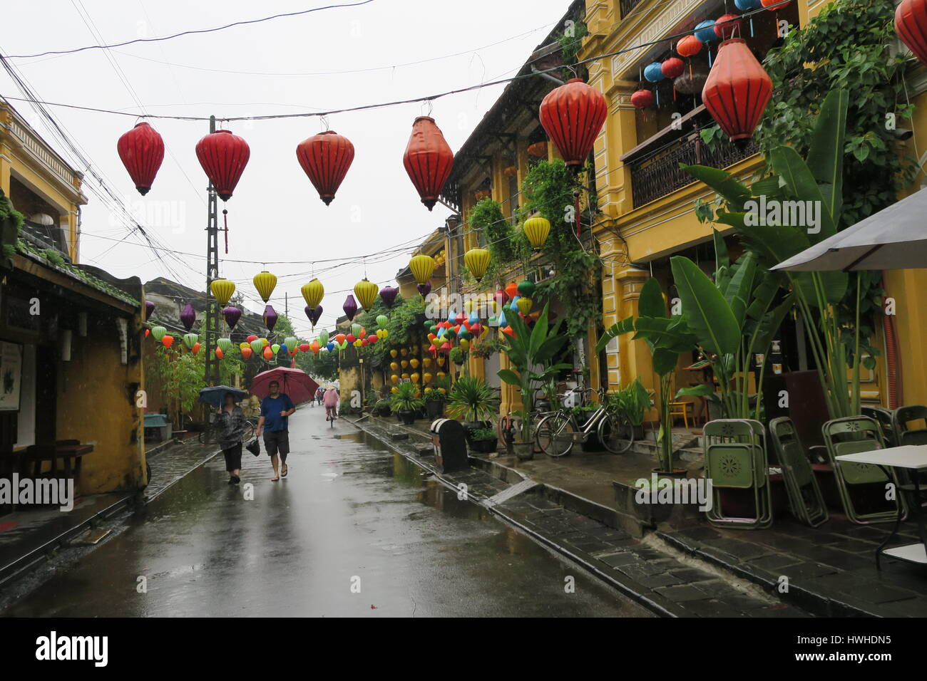 Street view with old houses in Hoi An ancient town, UNESCO world ...