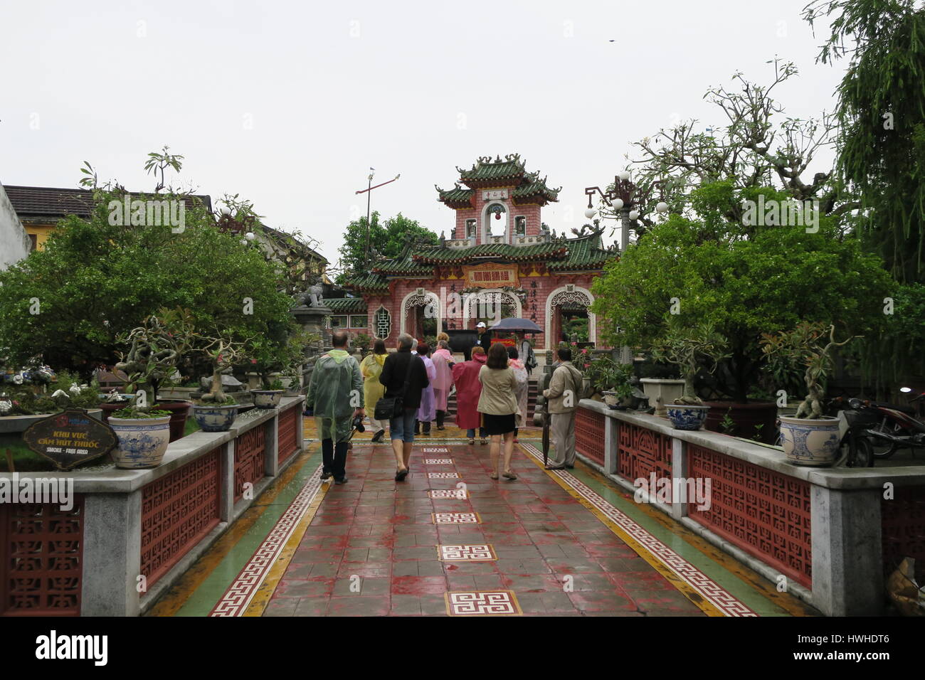 Trieu chau temple hi-res stock photography and images - Alamy