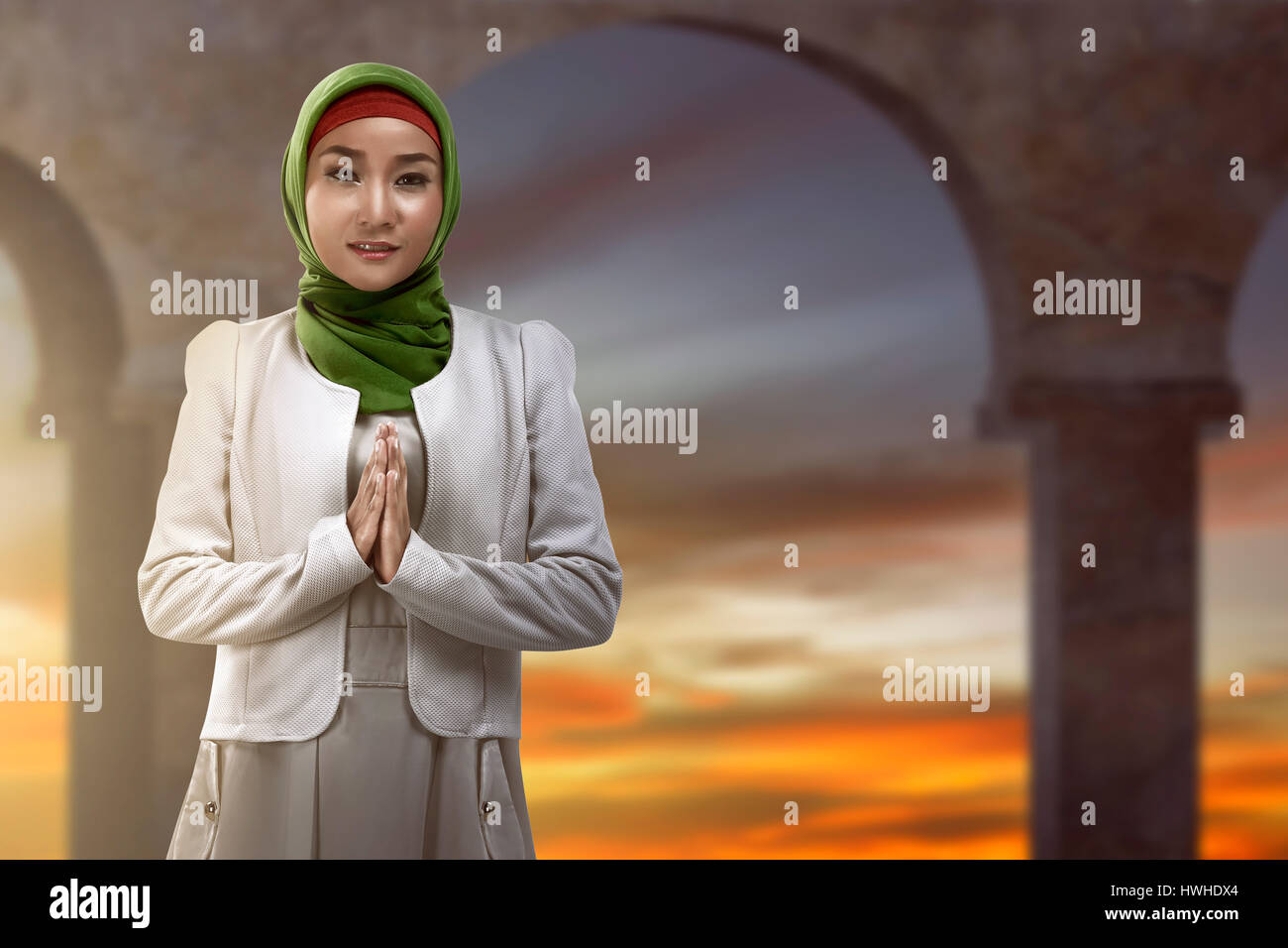 Beautiful asian muslim female hi-res stock photography and images - Alamy