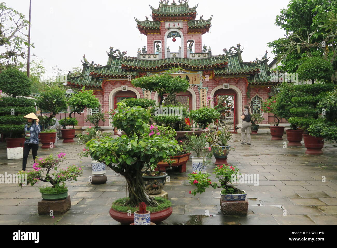 Trieu chau temple hi-res stock photography and images - Alamy