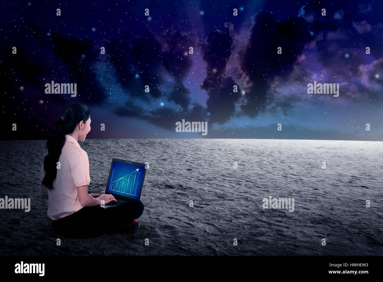 Business woman working night on hi-res stock photography and images - Alamy
