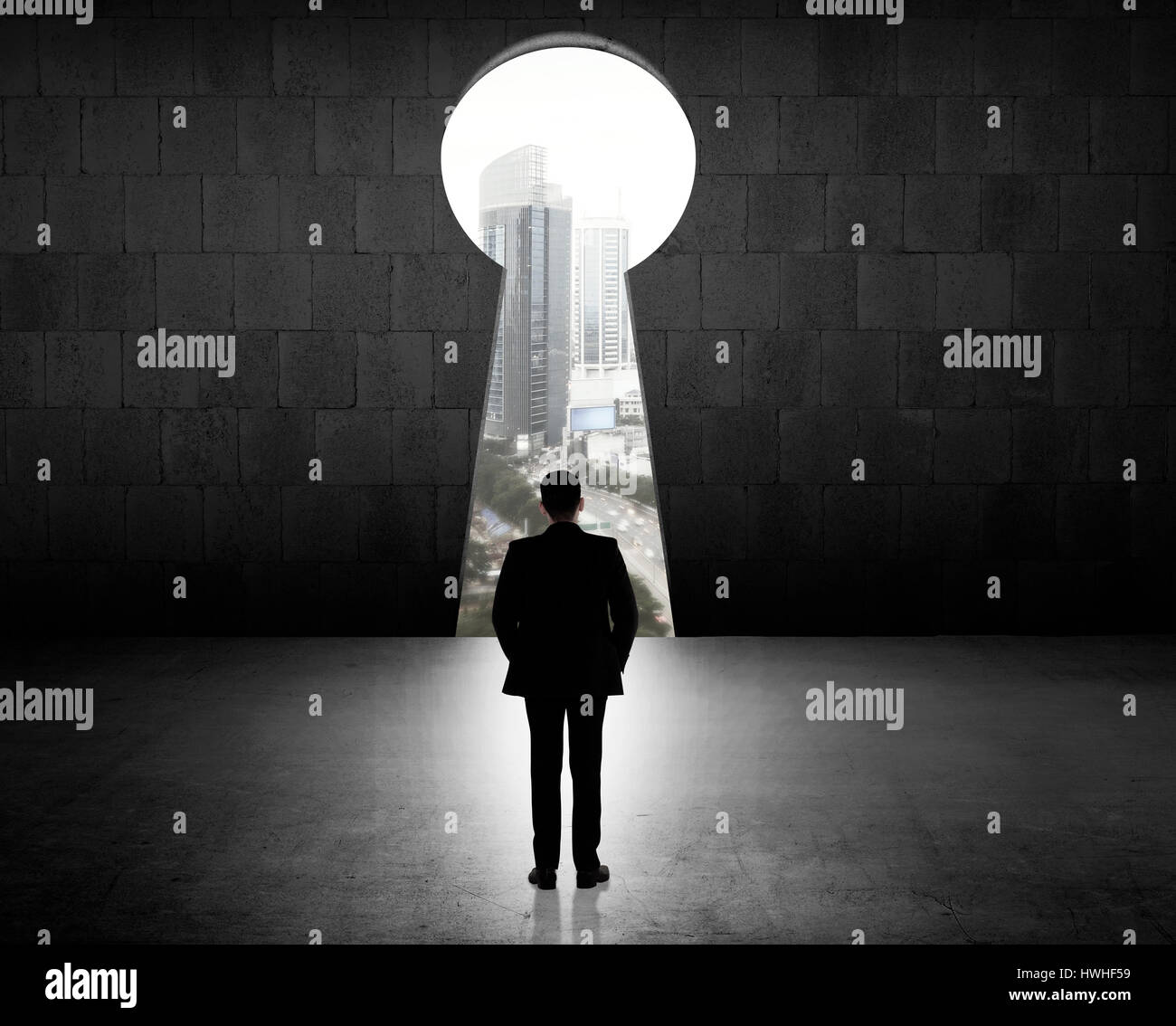 Person looking through keyhole hi-res stock photography and images - Alamy