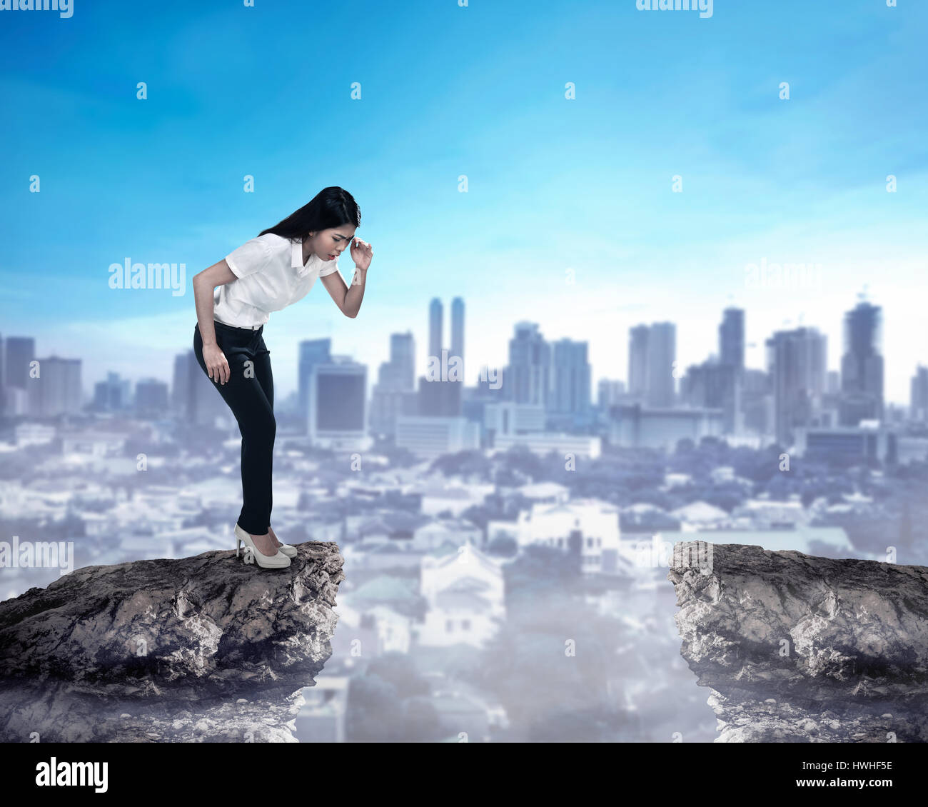 Look down cliff mountain rock not sea hi-res stock photography and ...