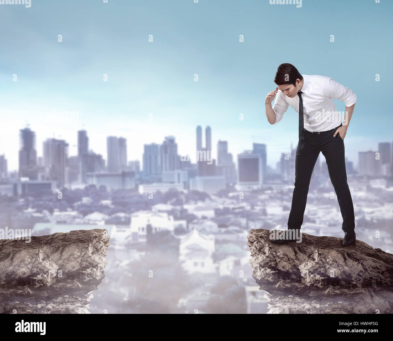 Building edge look down hi-res stock photography and images - Alamy