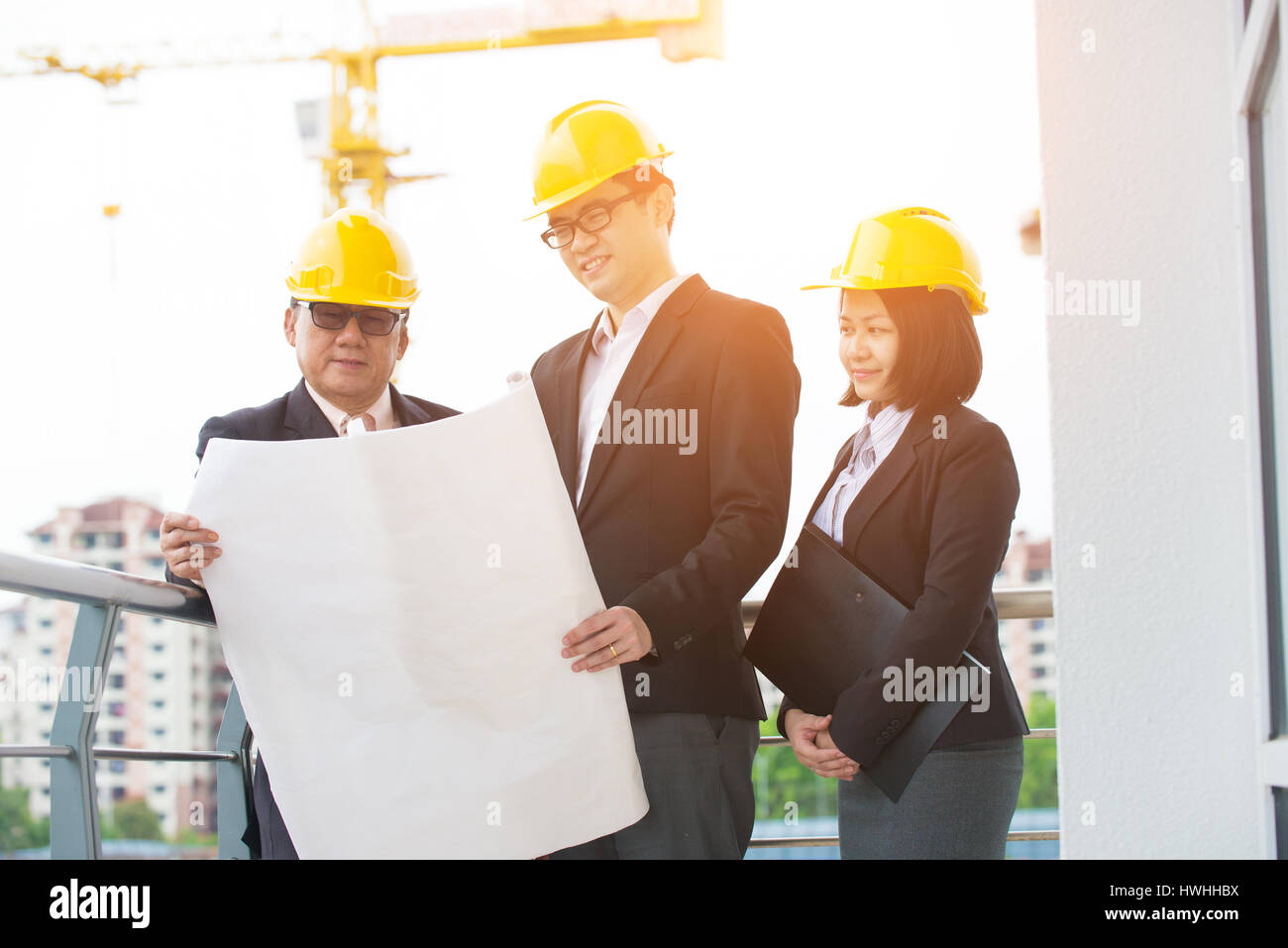 Team of engineers at the construction Stock Photo - Alamy