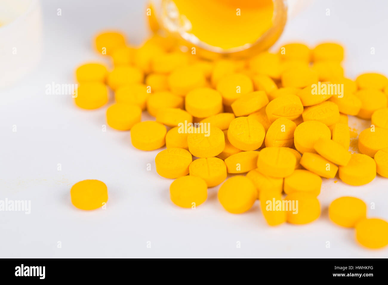 Vitamin B pills closeup on the white background Stock Photo - Alamy