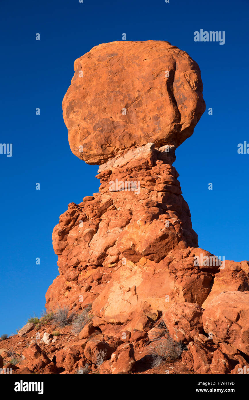 Balanced Rock, Arches National Park, Utah Stock Photo - Alamy