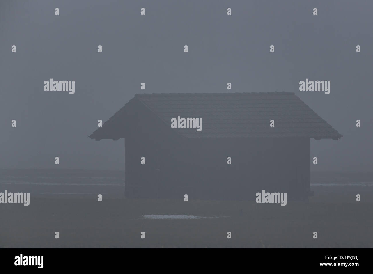 Mist house hi-res stock photography and images - Alamy
