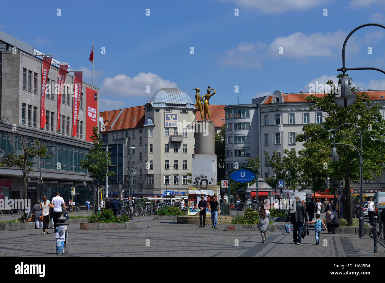 Hermannplatz, Neukoelln, Berlin, Deutschland Stock Photo - Alamy