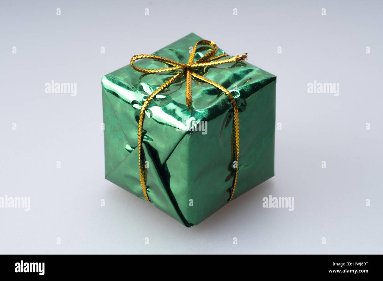 Shiny wrapping paper hi-res stock photography and images - Alamy