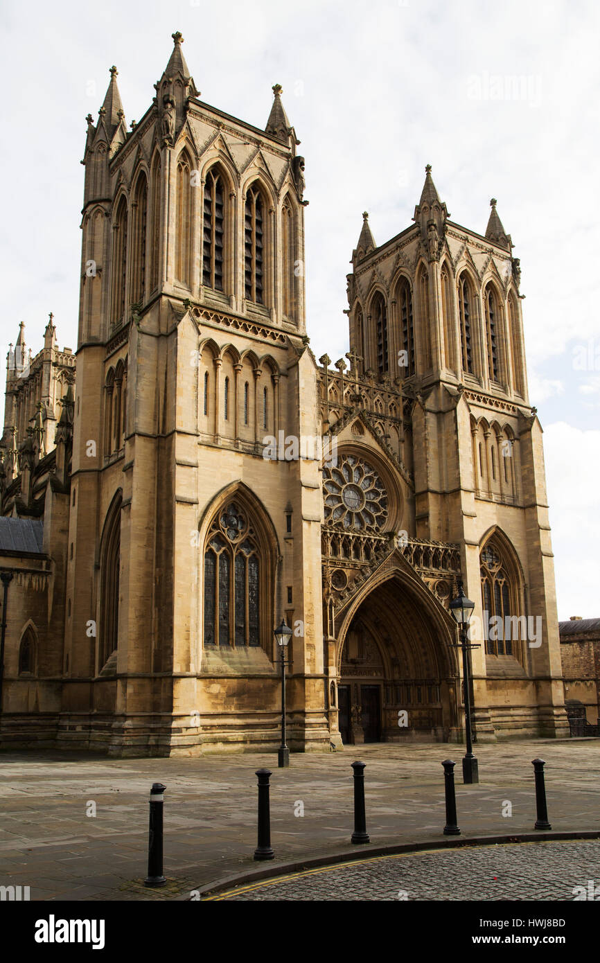 Neo Gothic Architecture Press Kit "Résidence De L'église":A