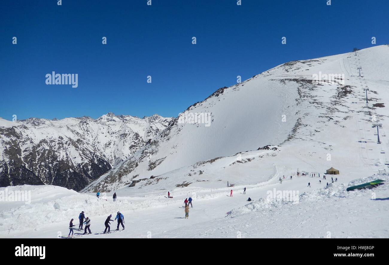 Skiing. Training ride on skis. Winter sport Stock Photo - Alamy