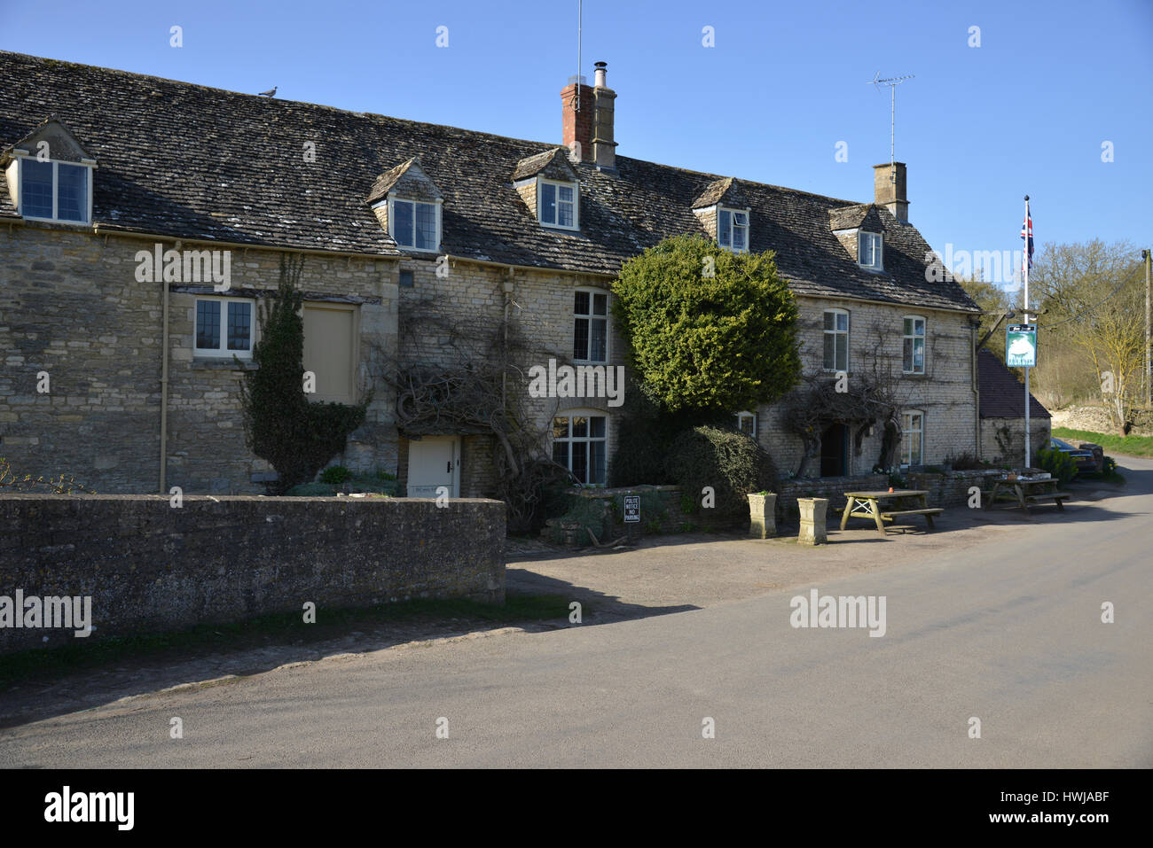 Swinbrook house hi-res stock photography and images - Alamy