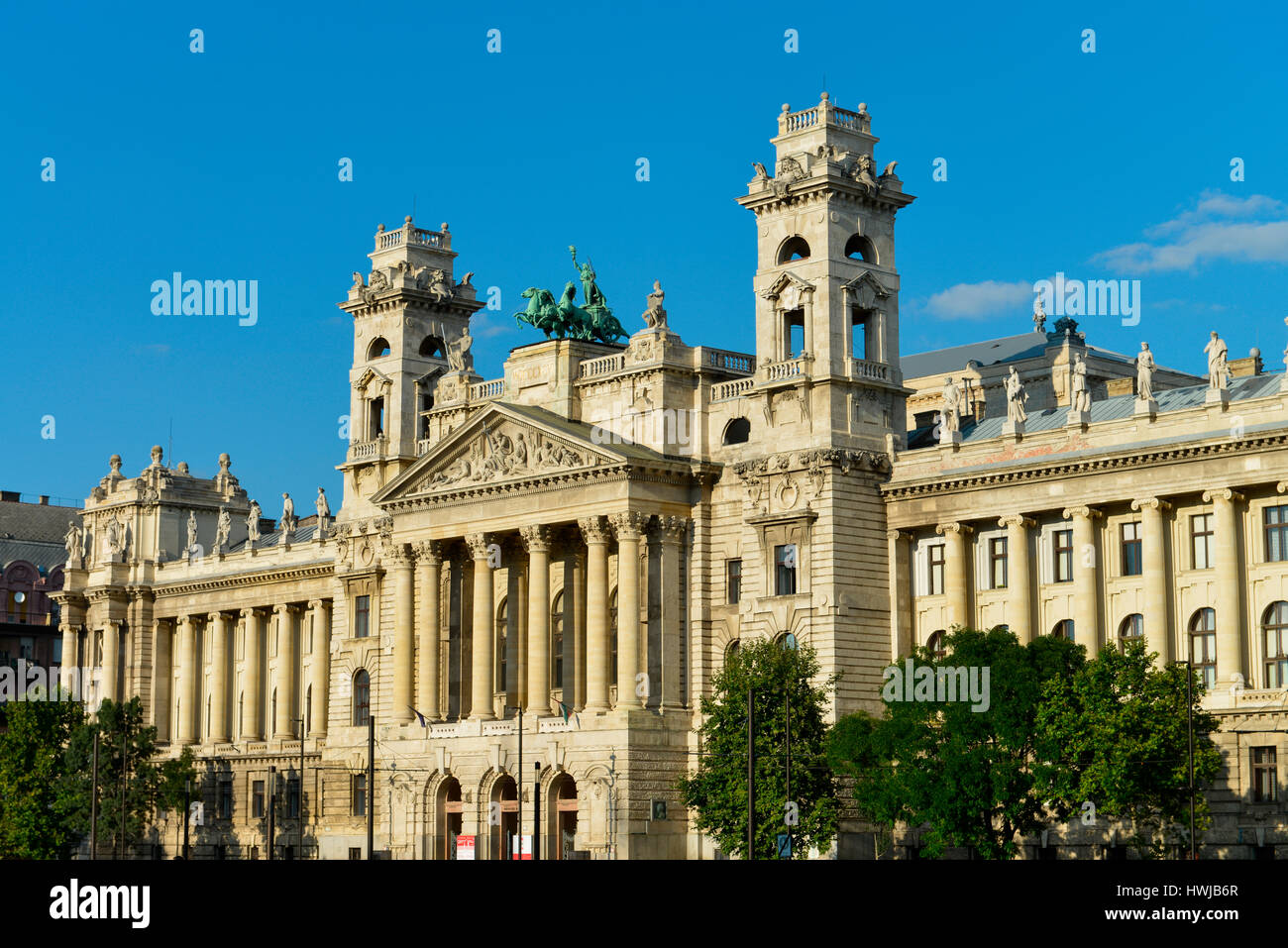 Voelkerkundemuseum, Kossuth ter, Budapest, Ungarn Stock Photo - Alamy