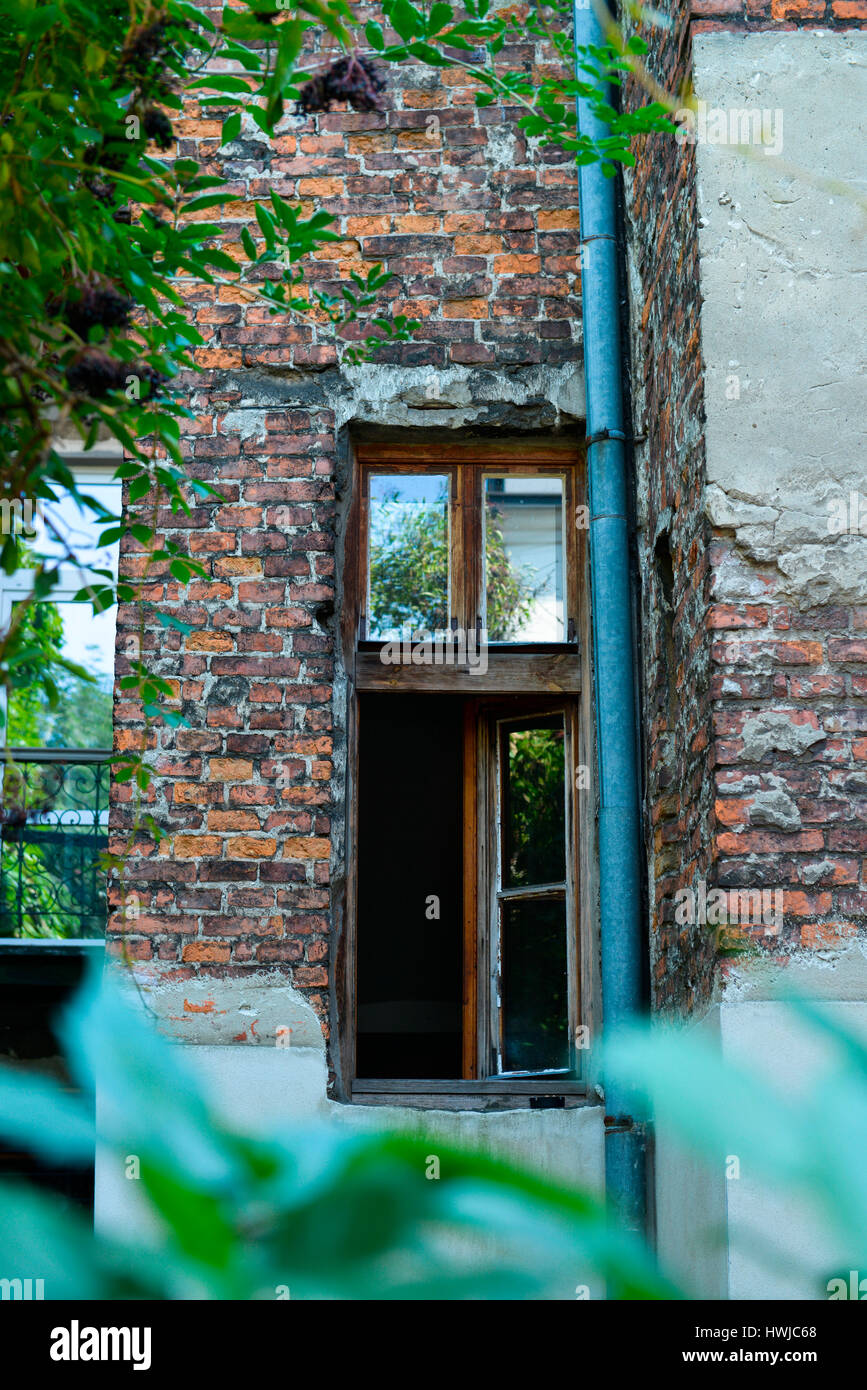 Hinterhof hi-res stock photography and images - Alamy