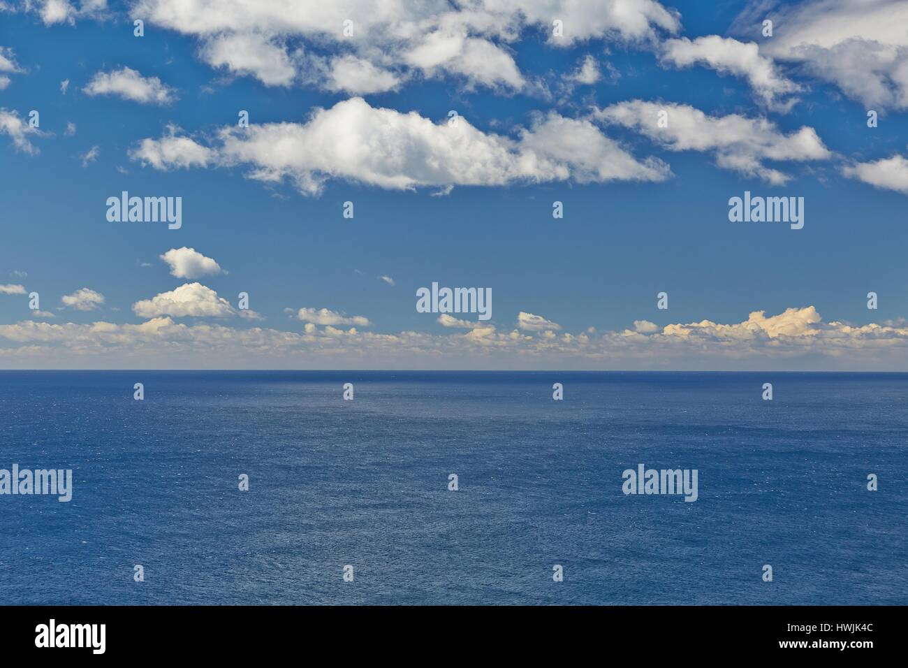 Endless sea view Stock Photo - Alamy