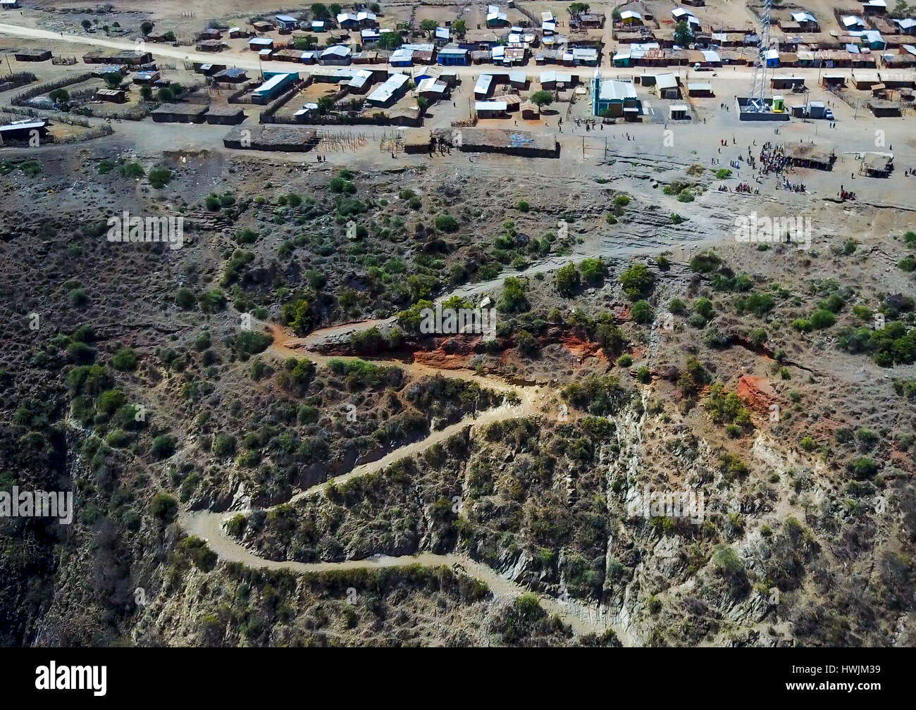Path leading to the volcano crater where Borana tribe men dive to ...