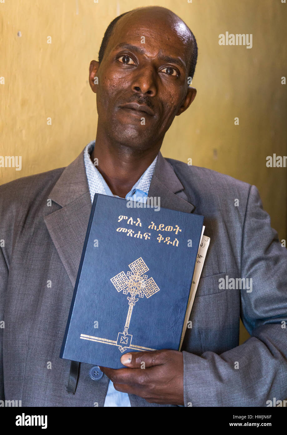 Evangelist pastor Zaid who converted from islam to christianity holding ...