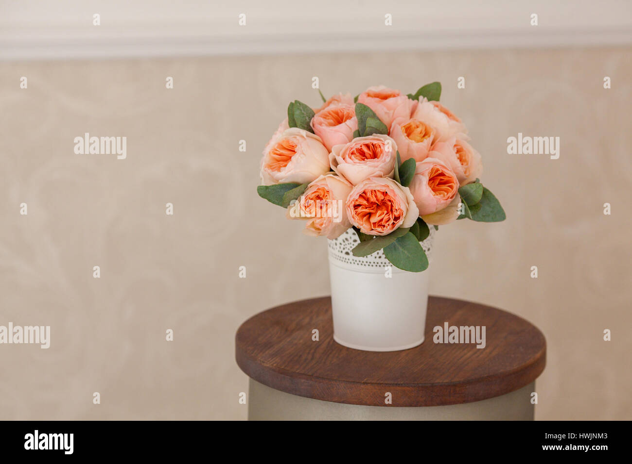 Wedding decorating bouquet of pink roses Stock Photo - Alamy
