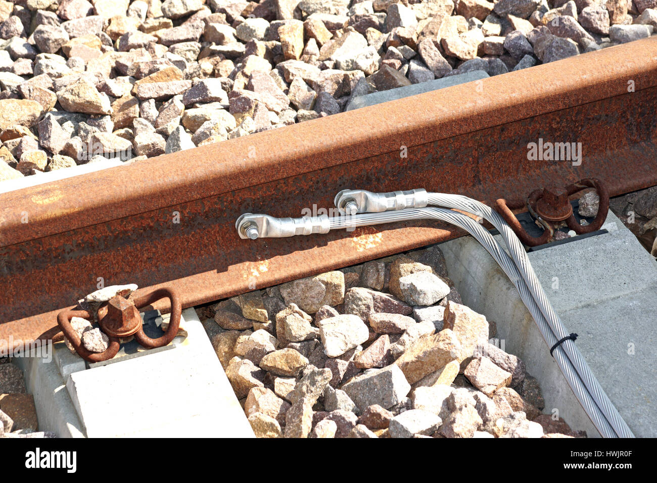 electrical ground line on te rail Stock Photo - Alamy