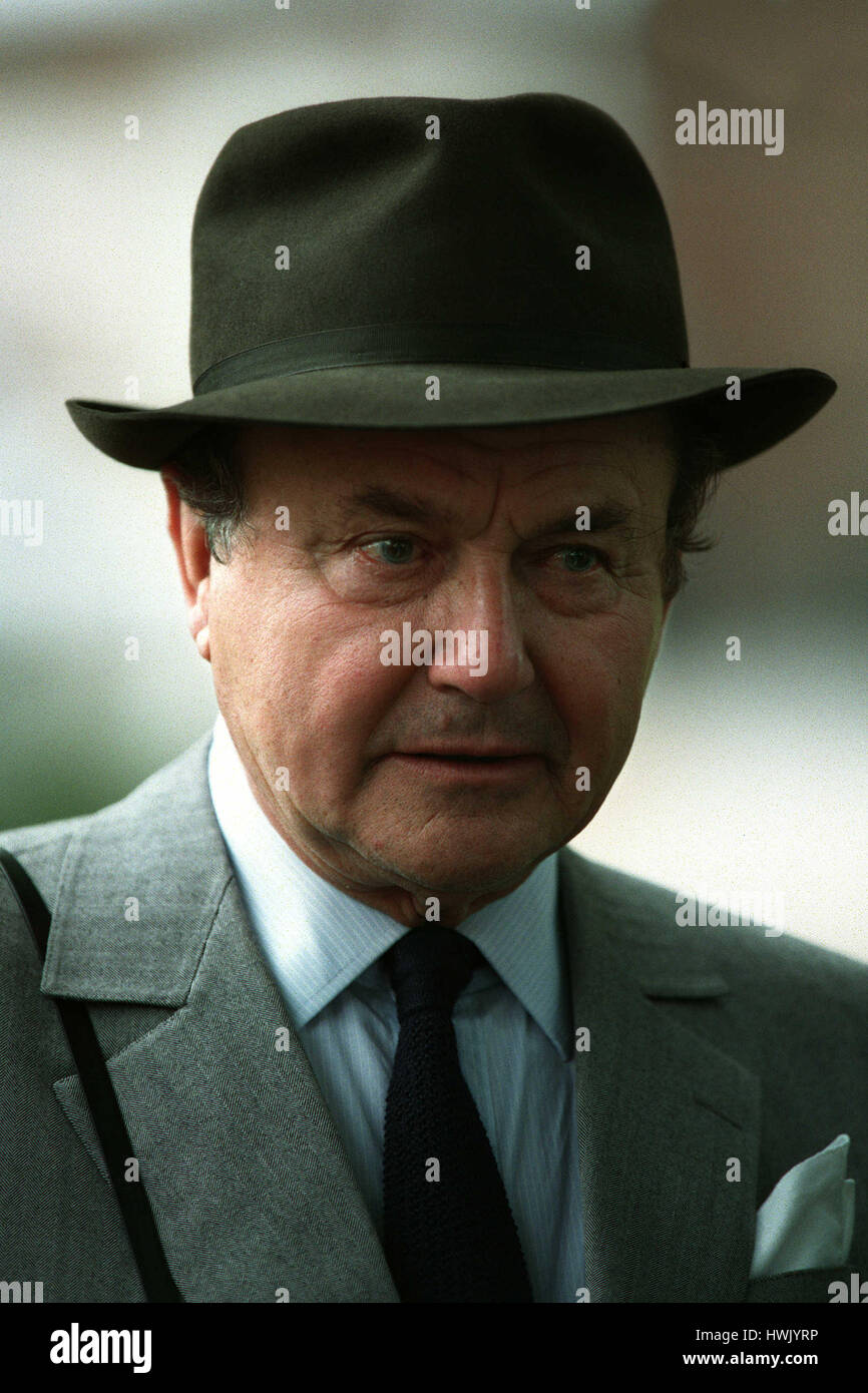 ALEC HEAD RACE HORSE TRAINER 06 October 1993 Stock Photo - Alamy