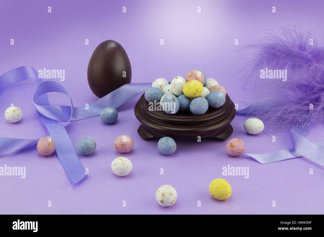 Lilac easter egg background with many speckled eggs Stock Photo - Alamy