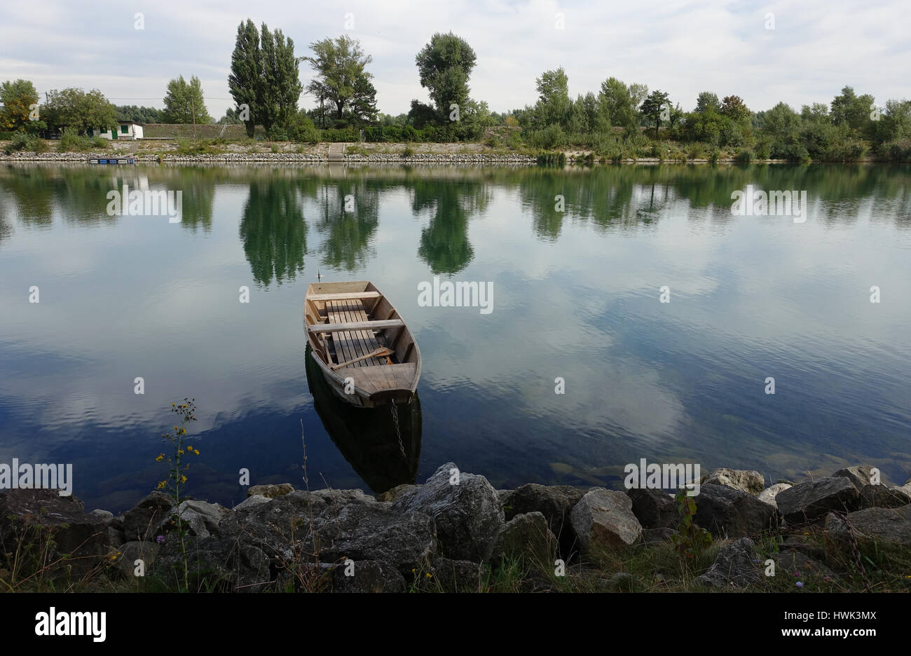 Row of rocks hi-res stock photography and images - Alamy
